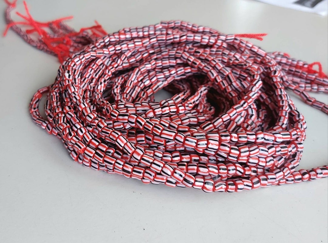 Christmas Beads Striped Glass Beads 5 6 Mmdiameter Blackandwhite Striped On Red Strand 32