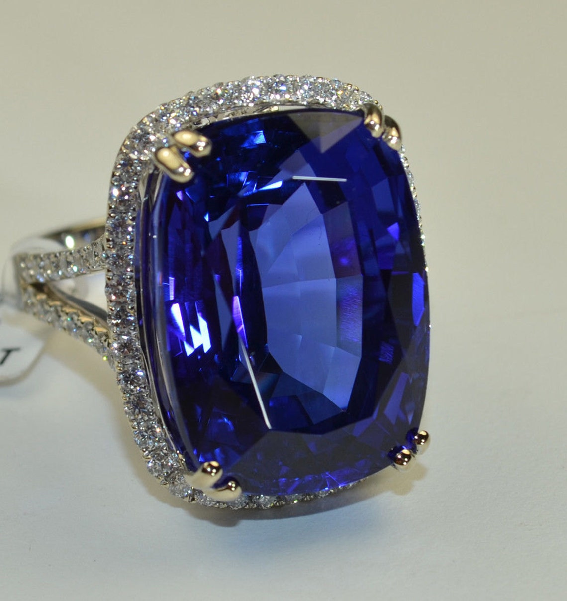 Tanzanite Stone 39.27 Carats! in 18k WG Ring With 2.05 Cts. of VVS ...