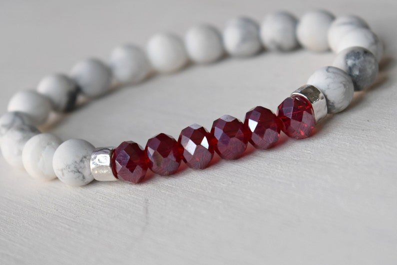 Red Crystal White Howlite Gemstone Healing Bracelet - Etsy