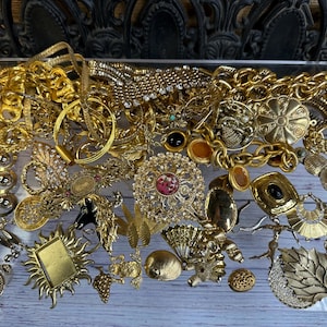 2ibs 5oz Goldtone Inspired Junk Jewelry Craft Lot ~ Parts Beads Repair ...
