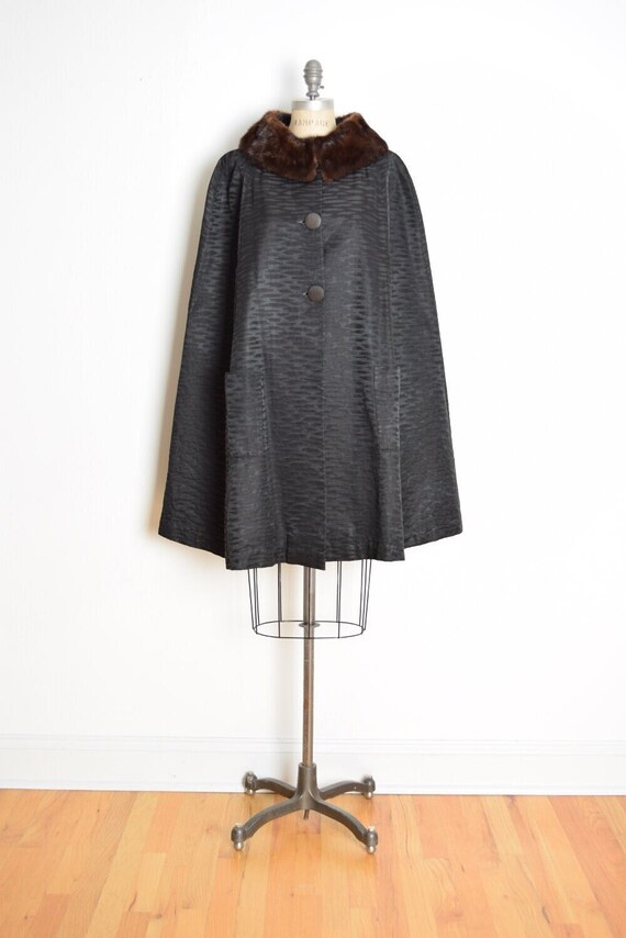 vintage 60s brocade cape - Gem