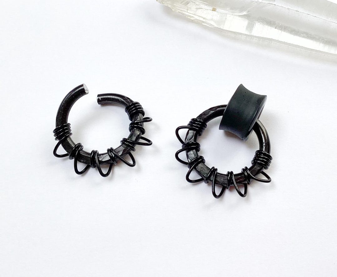 Black 4mm/6g Ear Tunnel Hoops Lobe Rings Expanders Ear Weights ...