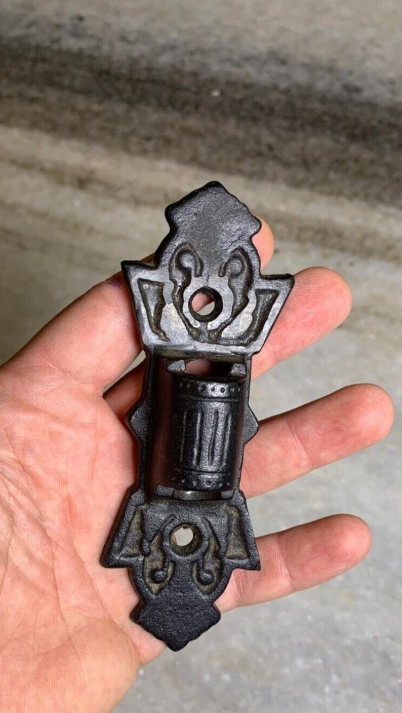 Antique Victoria Cast Iron Metal Oil Lamp Light Hang Wall Mount Plate ...