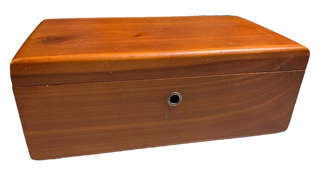 Antique Vintage Wood Wooden Cedar Keepsake Keep Sake Trinket Treasure ...