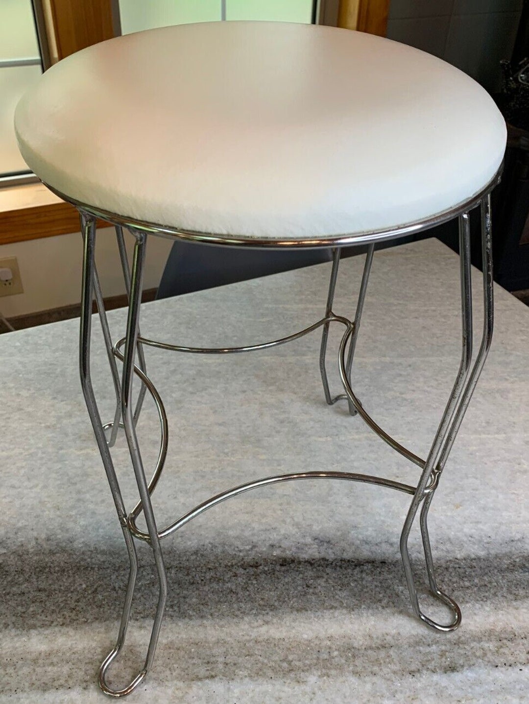 Vintage 1960s/1970s Chrome / Silver Metal / Vinyl Vanity / Makeup Chair ...