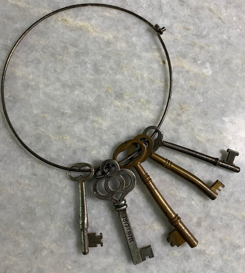 Antique Skeleton Keys Prison Jail Jailer Guard Key Ring Holder key to ...