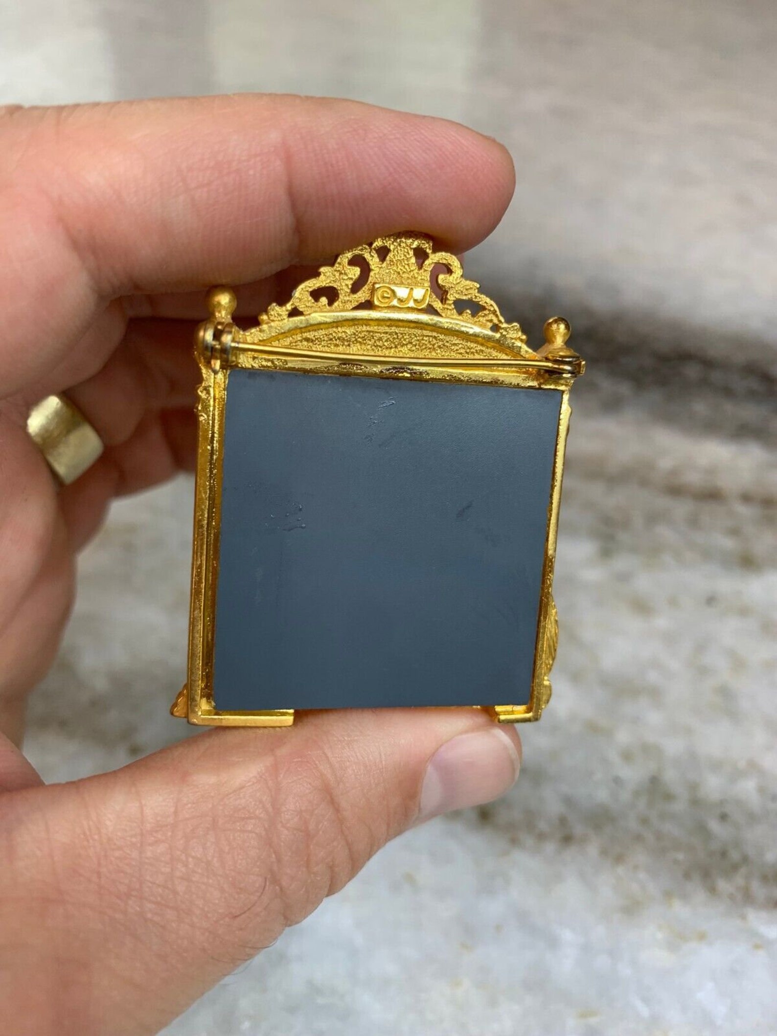 Vintage Cat Looking at Itself in Mirror Pin/brooch/obidome Gold/gilded ...