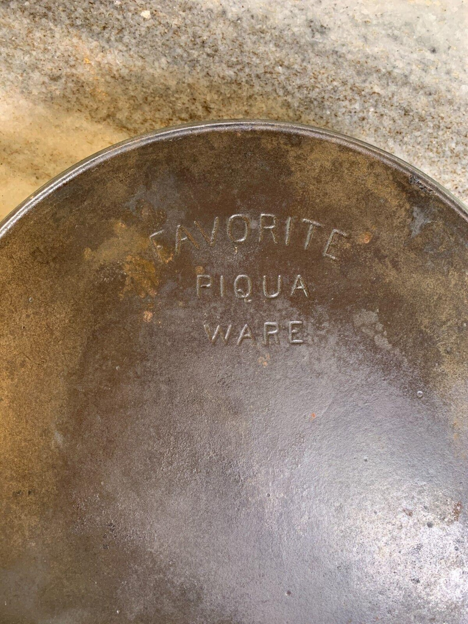 Flat Extra Large 13" Antique Cast Iron Skillet Pan Favorite Piqua Ware ...
