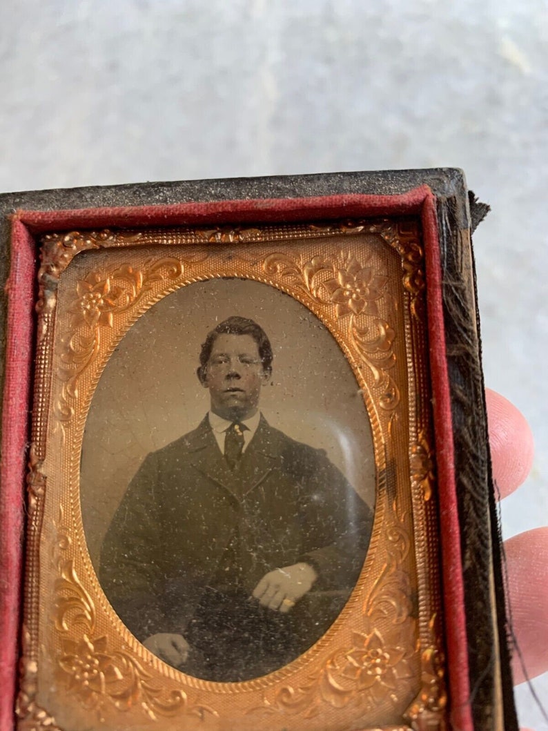 Antique Victorian Tintype Photo Gilded Picture Frame Man W/gold ...