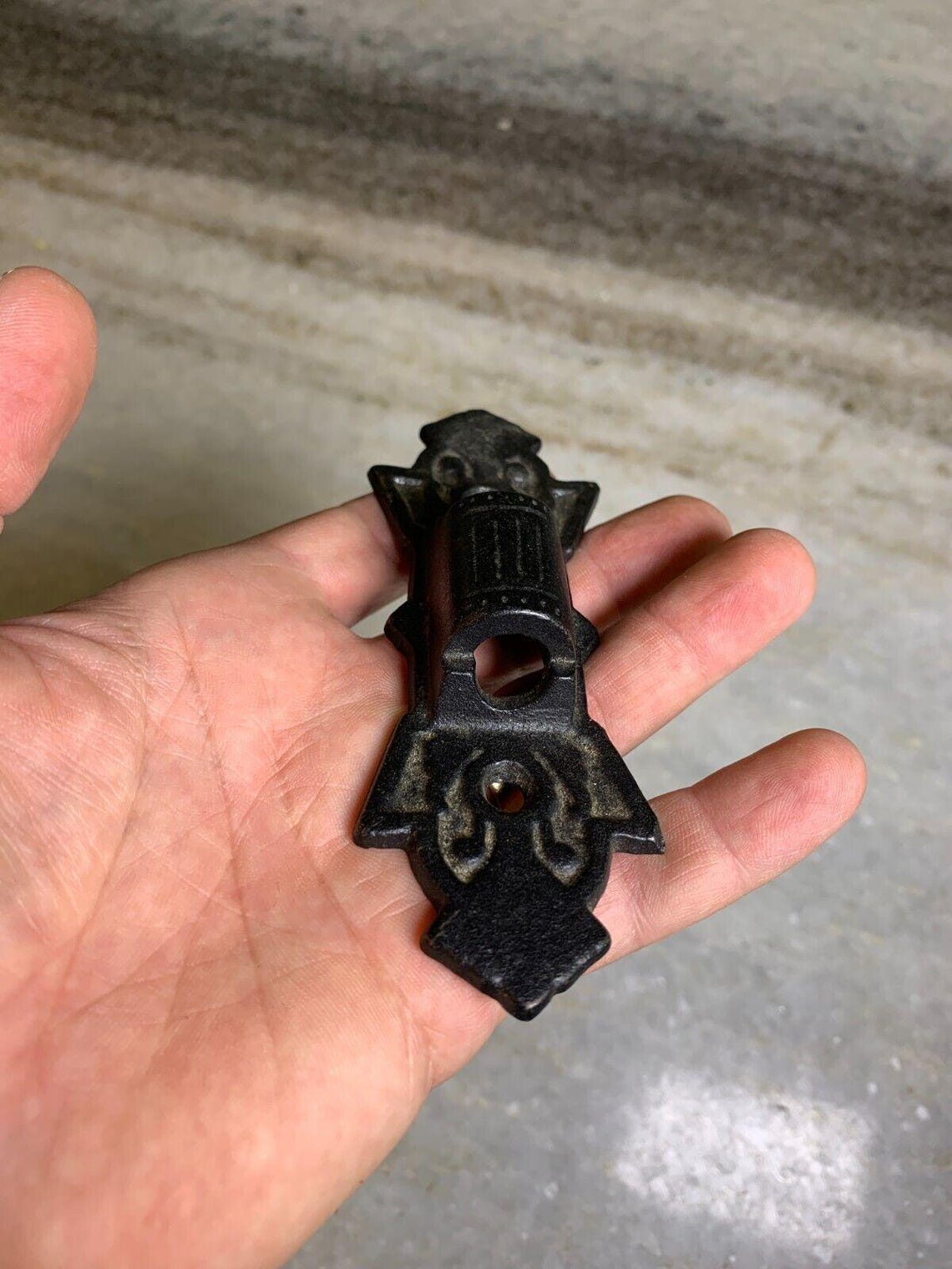 Antique Victoria Cast Iron Metal Oil Lamp Light Hang Wall Mount Plate ...