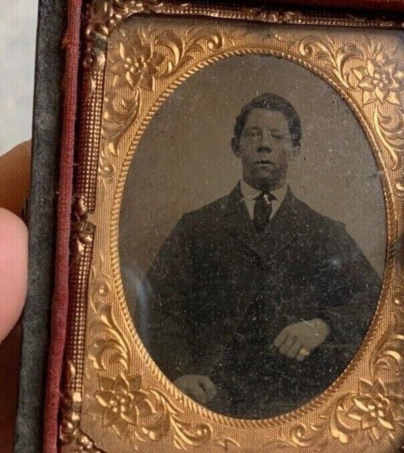 Antique Victorian Tintype Photo Gilded Picture Frame Man W/gold ...