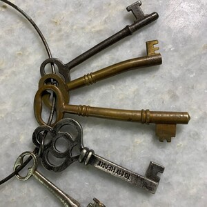 Antique Skeleton Keys Prison Jail Jailer Guard Key Ring Holder key to ...