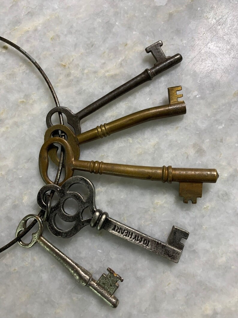 Antique Skeleton Keys Prison Jail Jailer Guard Key Ring Holder key to ...