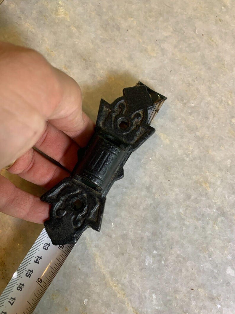 Antique Victoria Cast Iron Metal Oil Lamp Light Hang Wall Mount Plate ...