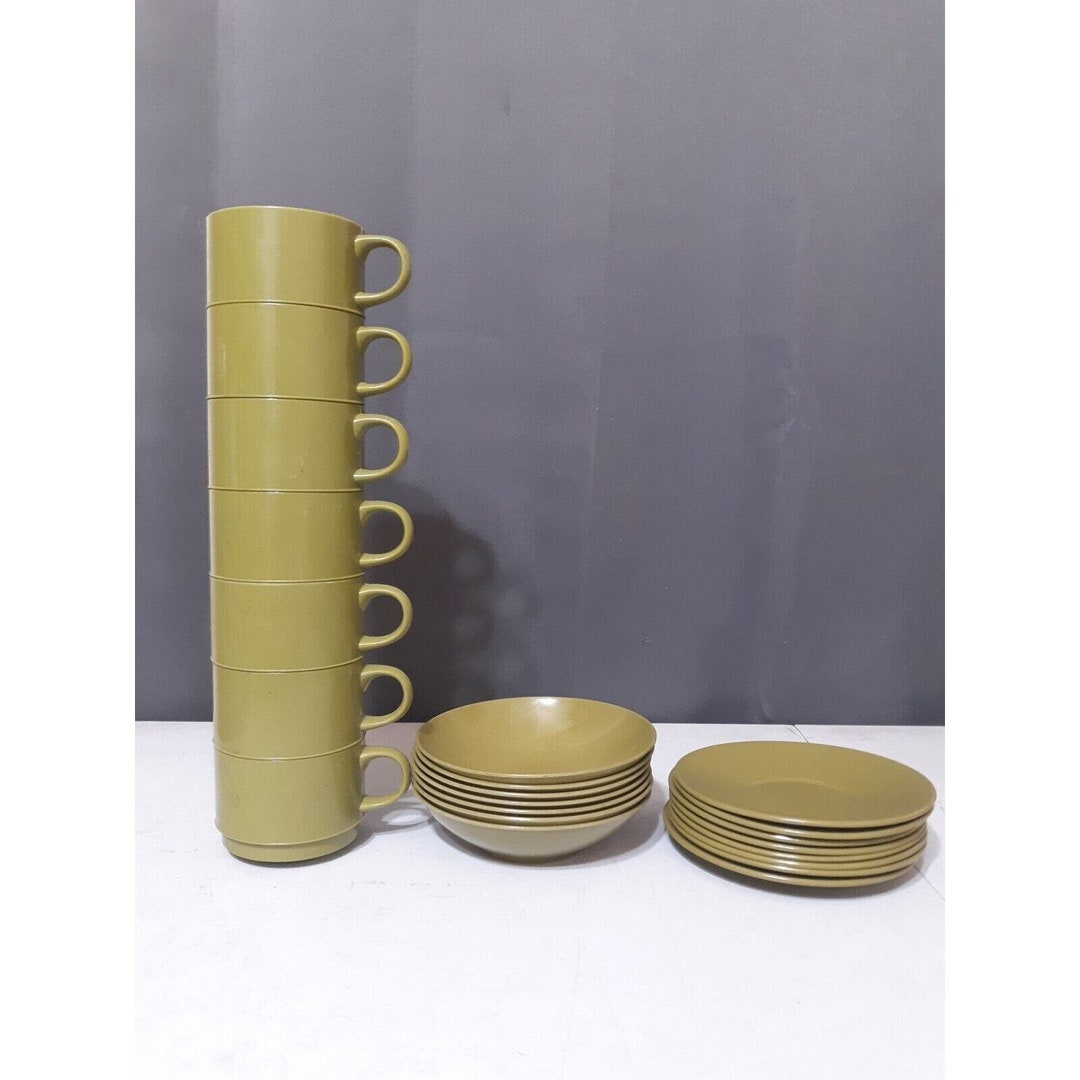 Mid-century Modern Dining Set Vintage Plastic Dinnerware, Avacado Green ...