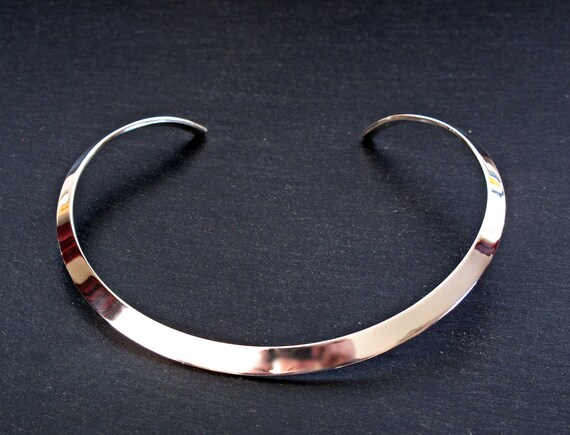 N E FROM Silver Neckring - Modernist Silver Neck Ring… - Gem