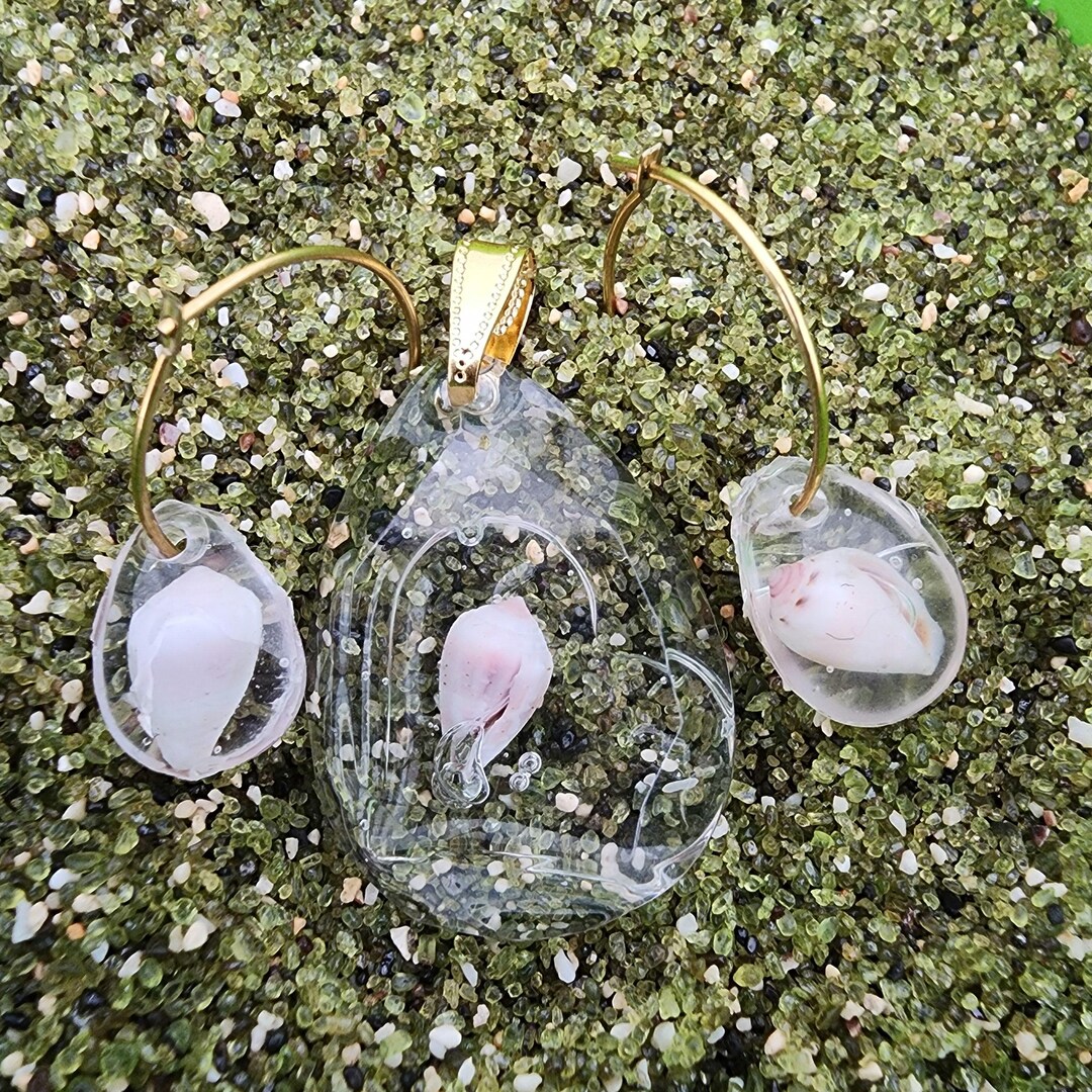 Gold-plated Cone Shell (ABC) Set in Gem Cut Taerdrop Resin. - Etsy