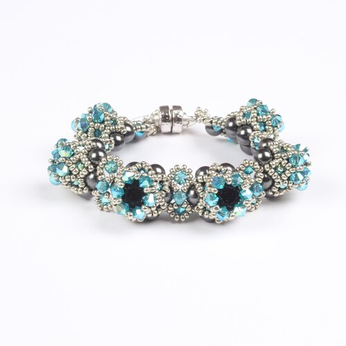 Tutorial for 'pretty Crowns All in a Row' Bracelet. - Etsy UK