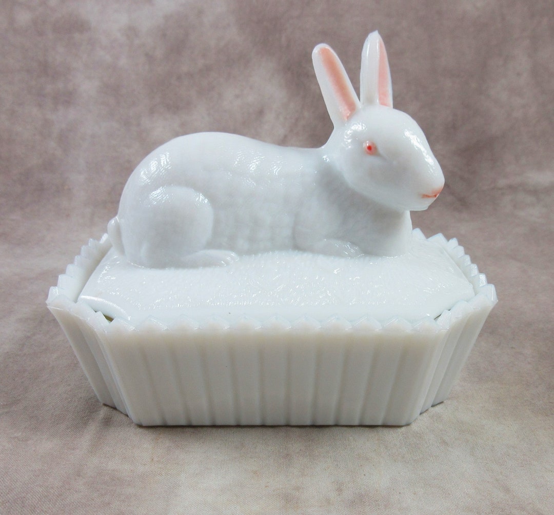 WESTMORELAND Covered Glass Animal Trinket Dish - Milk Glass Rabbit ...