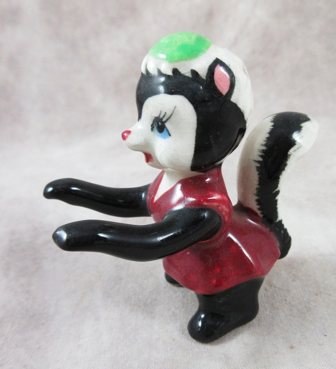 ARTMARK Lady Skunk Figurine / Salt Shaker - Novelty Animal Ceramic - Etsy