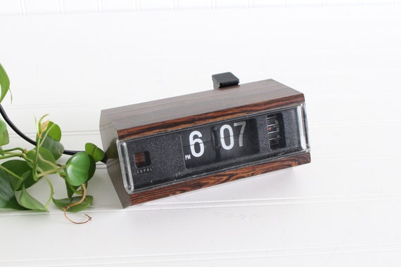 Retro Flip Alarm Clock