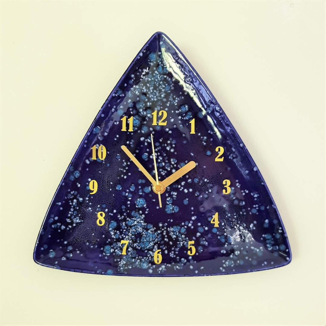 China Plate Wall Clock Triangular Midnight Blue Starry Sky Metallic ...