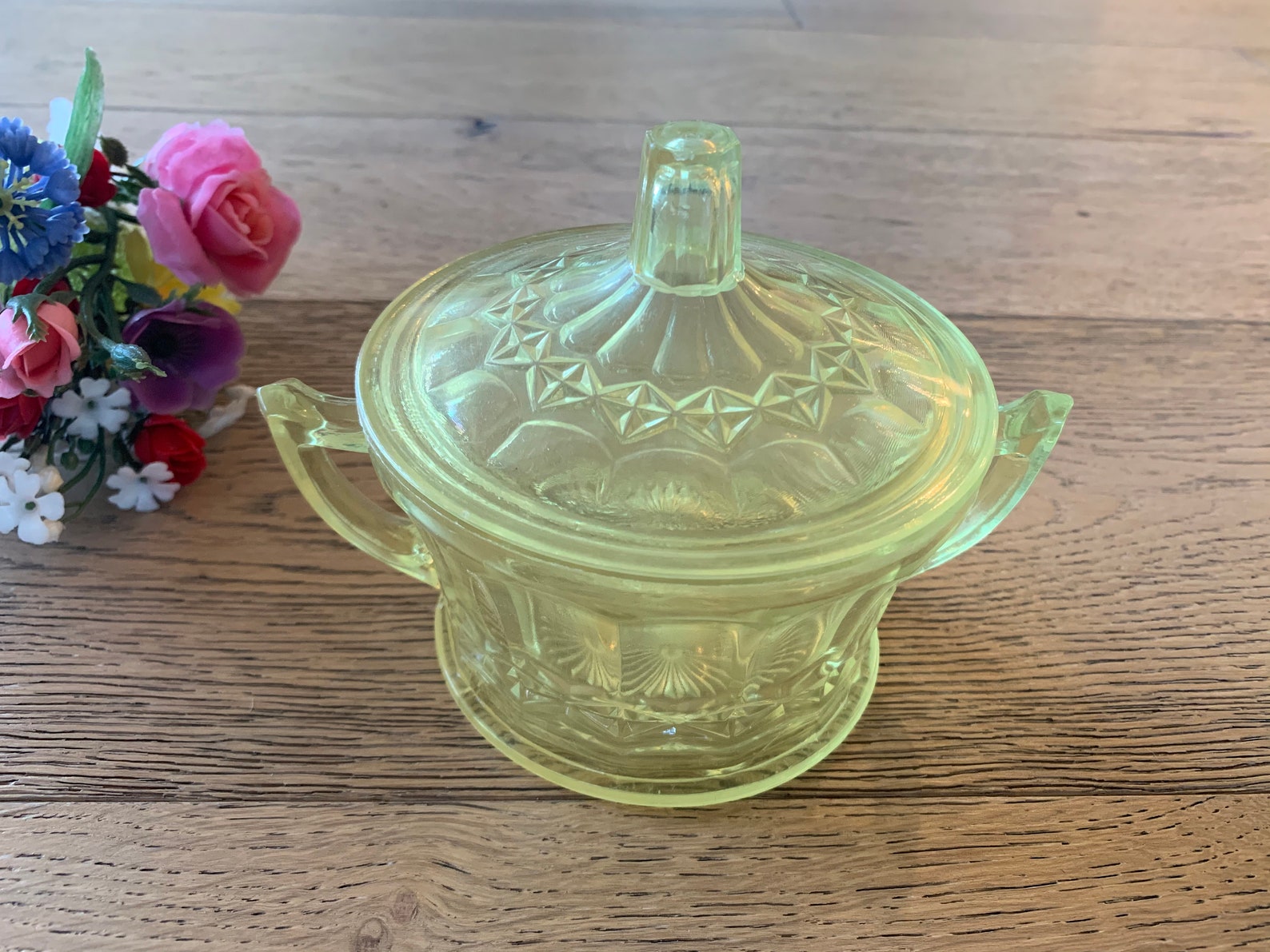 Vintage Clear Yellow Plastic Container With Lid - Plastic Jar With Lid ...