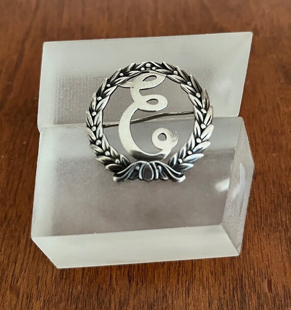 Vintage e letter initial - Gem