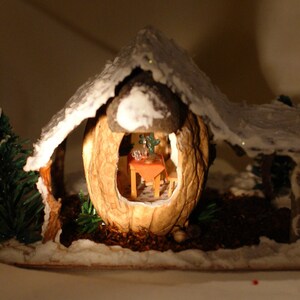 DOLLHOUSE MINIATURES " Walnut Shell House " Artisan Handmade Miniature ...