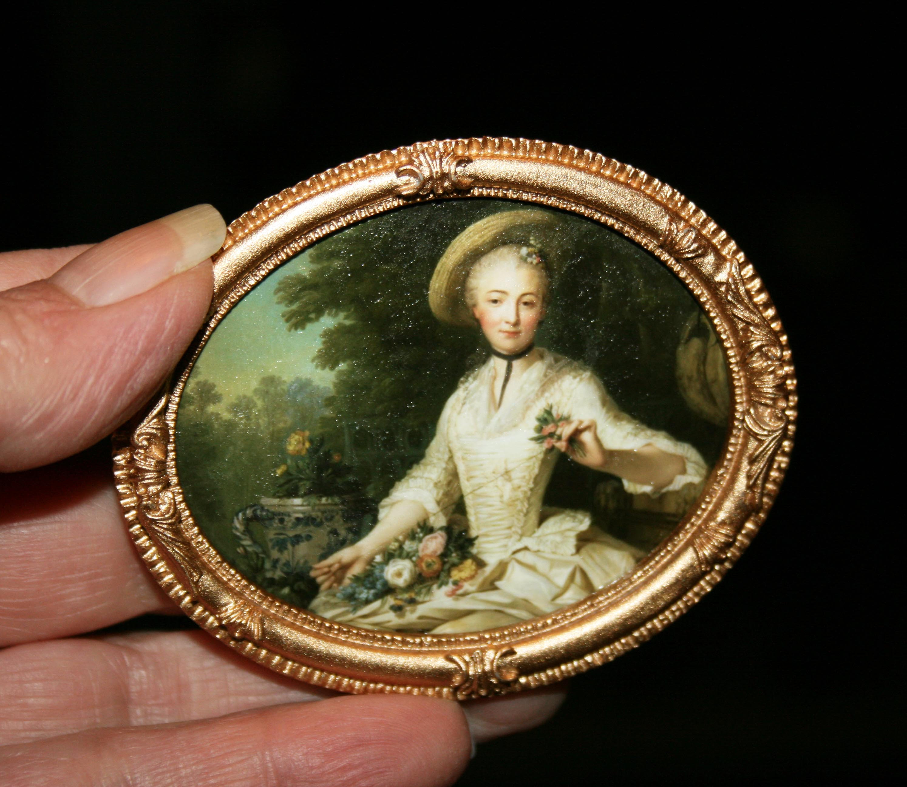 Lady Portrait in a Oval Golden Frame -DOLLHOUSE MINIATURES- Artisan ...