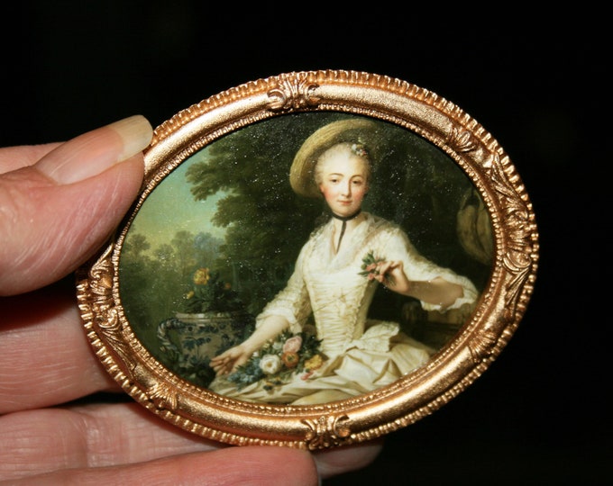 Lady Portrait in a Oval Golden Frame -DOLLHOUSE MINIATURES- Artisan ...