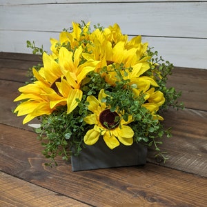 Sunflower Explosion! Farmhouse Table Decor, Wedding Sunflower ...