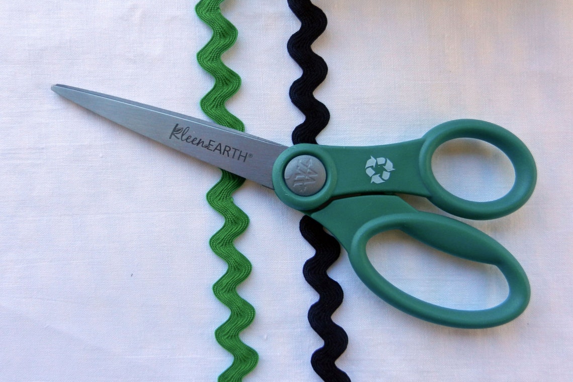Brightly Colored Wide Rick Rack in Kelly Green and Black Made in France ...