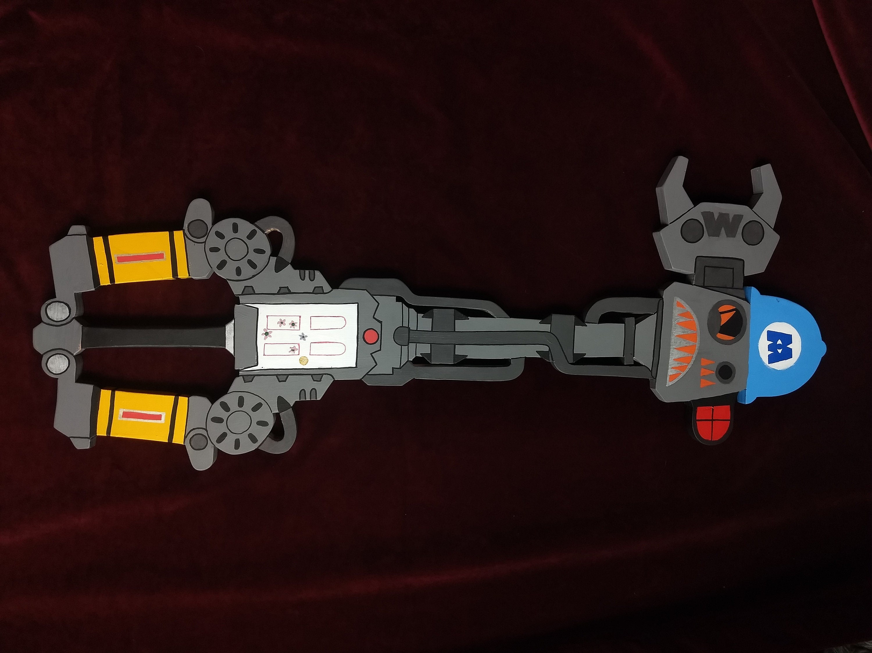 Kingdom Hearts 3 Keyblade Replica: Happy Gear - Etsy