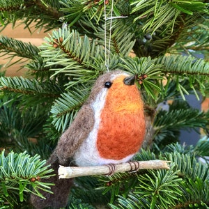 Needle Felted Robin Made to Order - Etsy