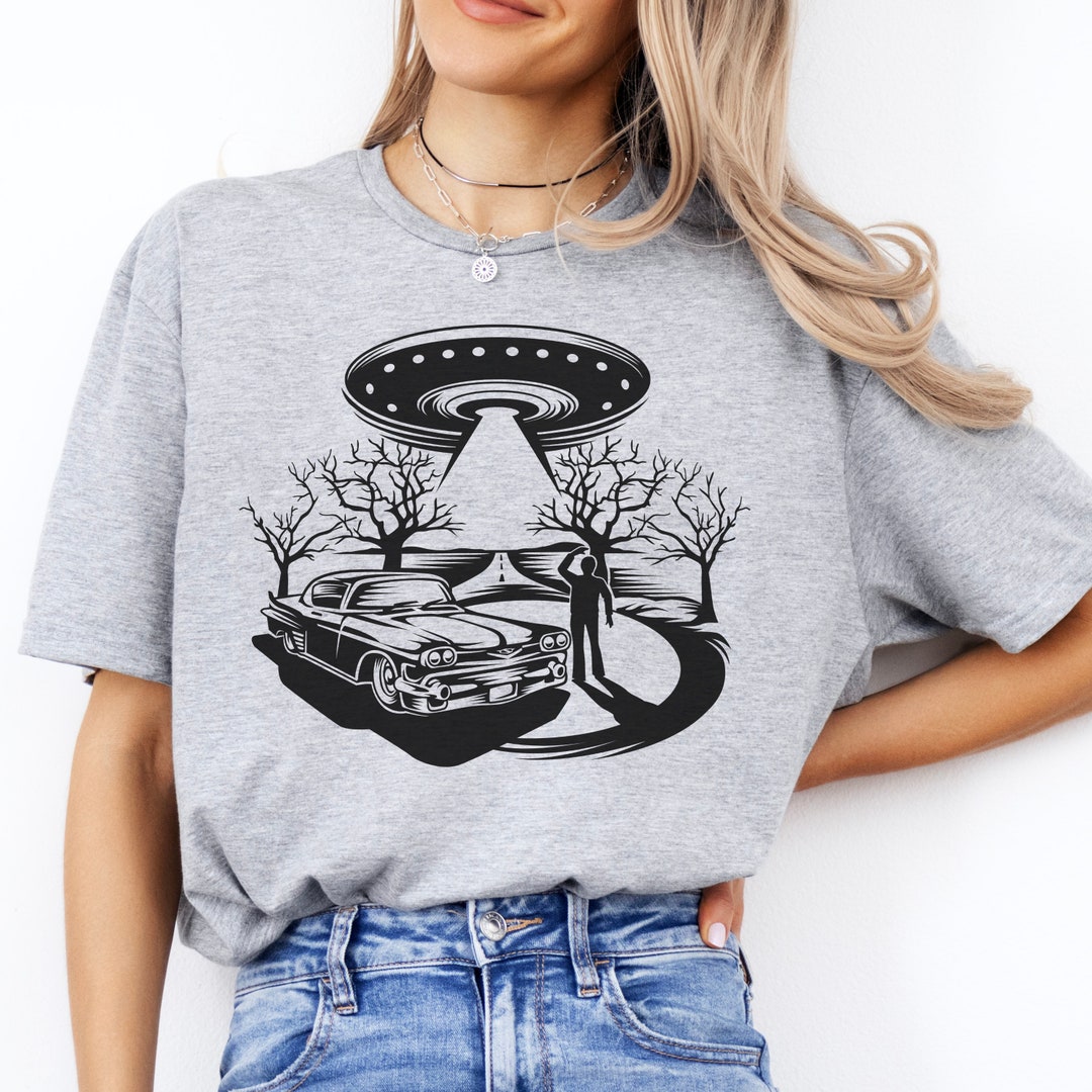 Vintage Style UFO Tee, Sci Fi T-shirt, Retro Vibes, Alien Shirt ...