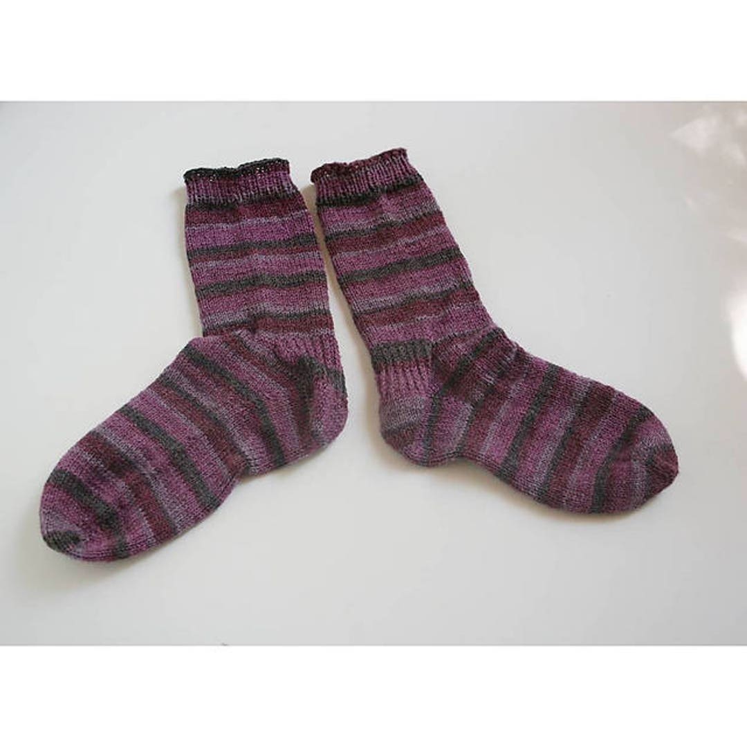 Simple Socks on a 9" Circular - Knitting Pattern - Etsy