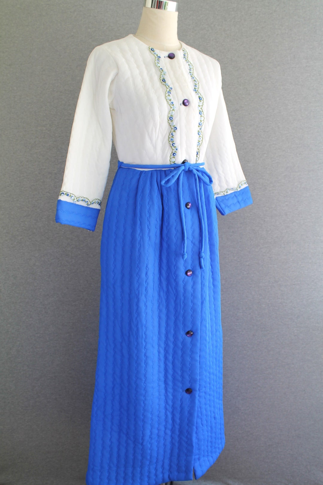 1960-70s - Quilted Robe - Color Blocked - Blue/white - Marked Size 14 ...