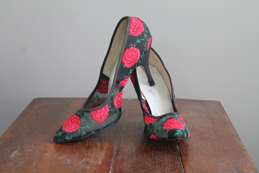 Spanish Rose - 1950s - Kitten Heel - Pinup - Black and Red Embroidered ...