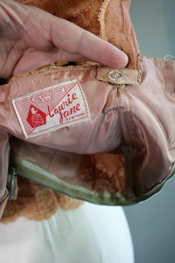 Laurie Jane - 1950's - Tiered Lace - Wiggle Dress - O… - Gem