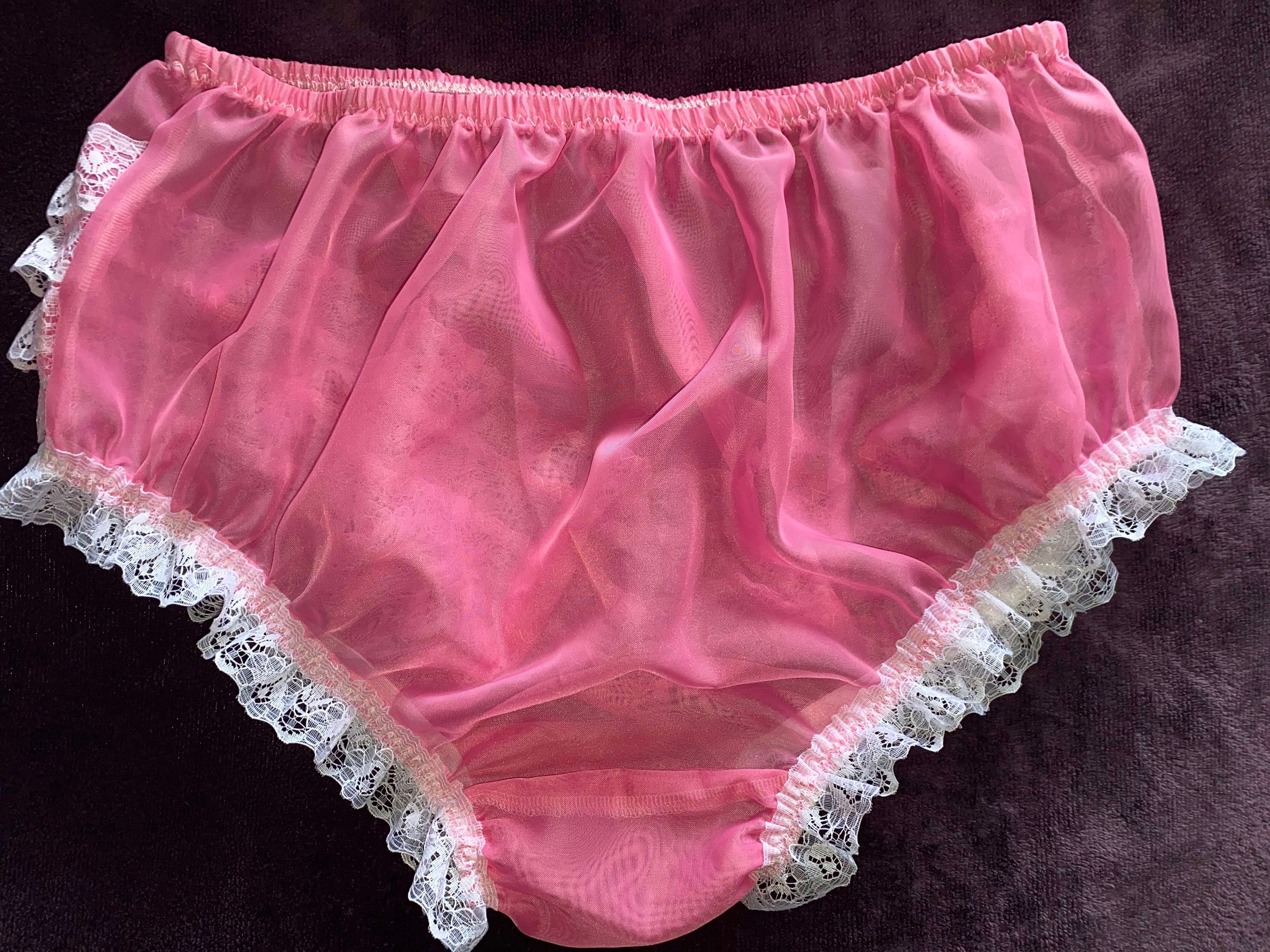 Vintage Style Bridal Cerise Pink 3 Row White V Ruffles Sissy Maids