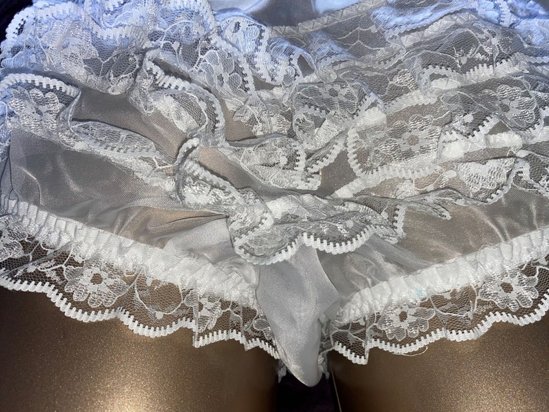 Vintage Style Bridal White 3 Row V Ruffled Back Sissy Maids Knickers