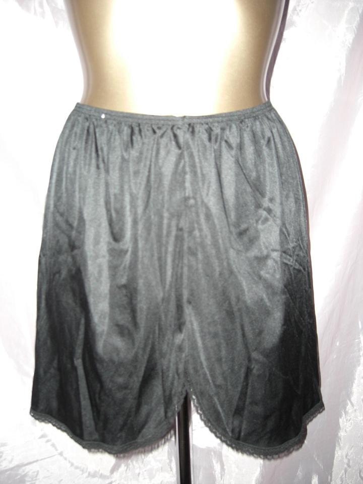 Vintage Vanity Fair Mini Slip Black Semi Sheer Slippery Nyon Size ...