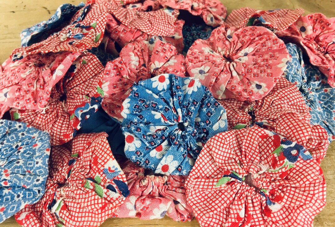 35 Vintage Yo Yo, Suffolk Puff, Fabric Feedsack Quilt Pieces for Crafts ...