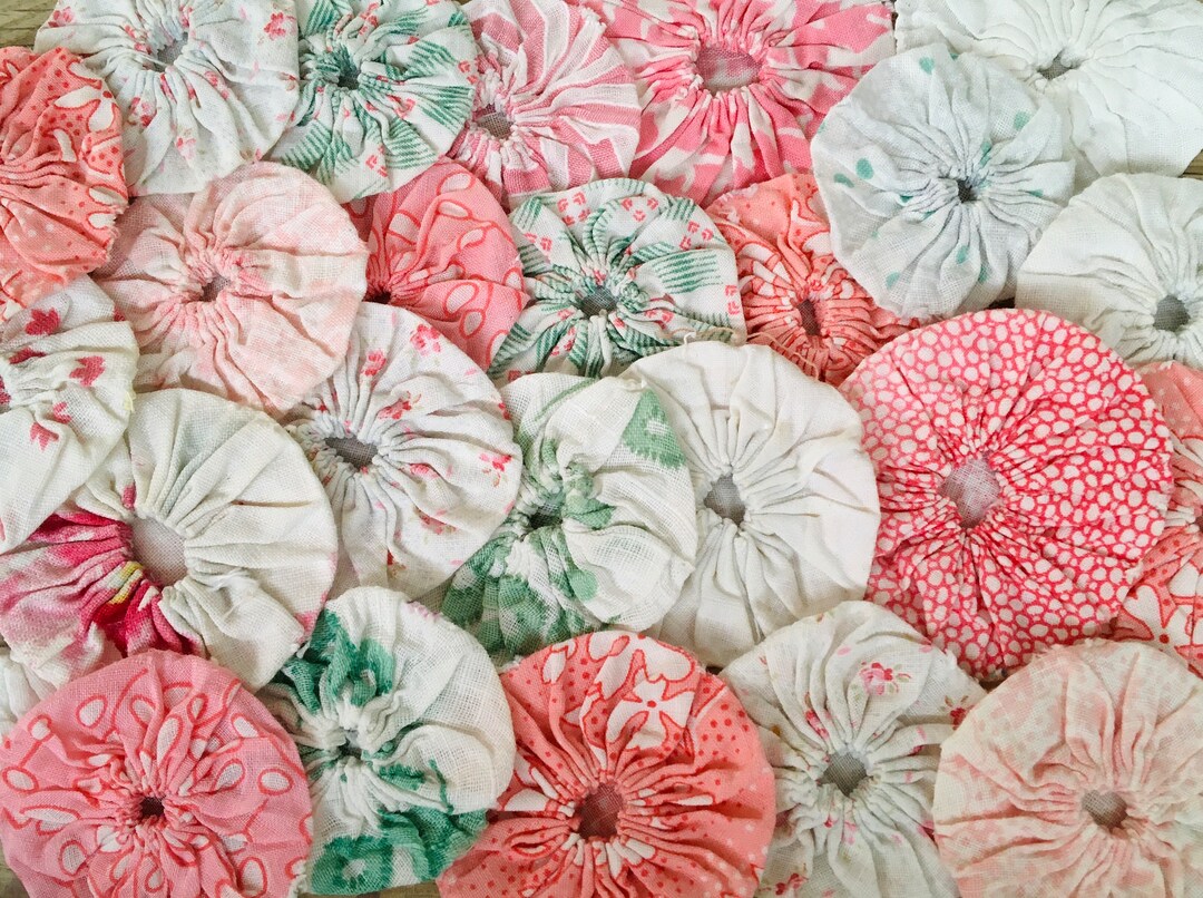 Prettiest Vintage Yo Yo, Suffolk Puff Quilt Pieces for Crafts, Sewing ...