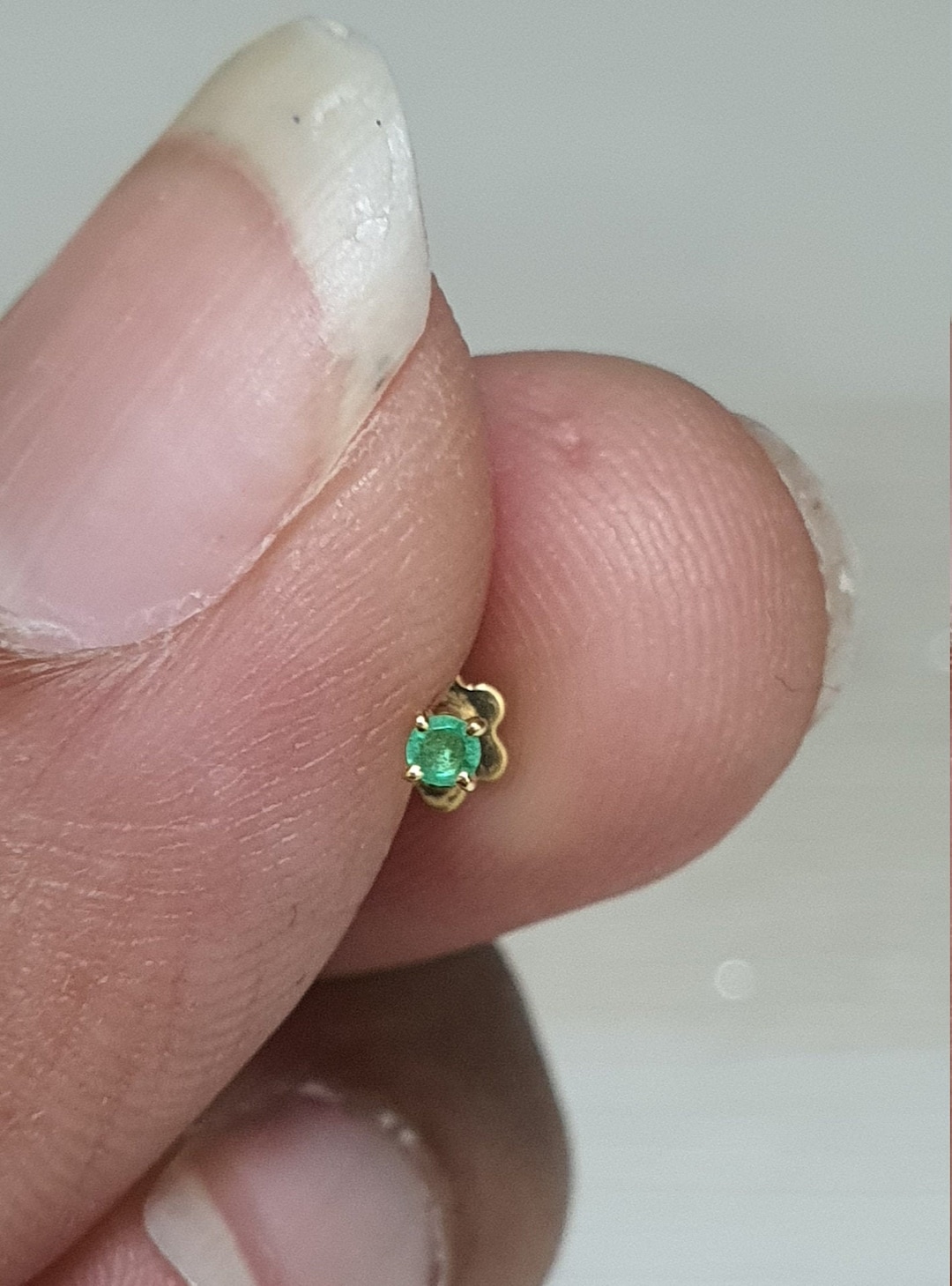 18ct Yellow Gold & Green Emerald Nose Stud / Nose Pin 0.02 - Etsy UK