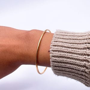 22ct Yellow Gold Solid Round Wire Handmade Plain Bangle 16.5gm, Handmade in UK, Solid Gold ...
