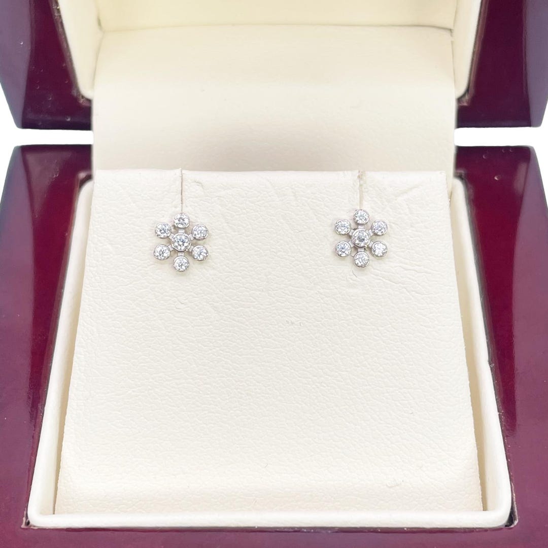 18ct White Gold Six Petal Flower Cubic Zirconia Bezel Childrens ...