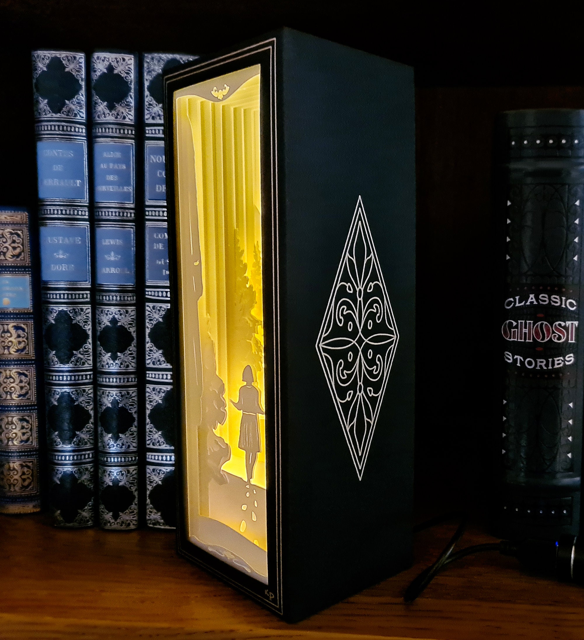 The Narnia Chronicles Shadow Box Book Nook Beautiful LED - Etsy