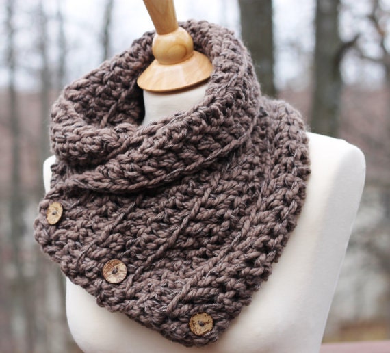 Knit Infinity Scarf With Buttons